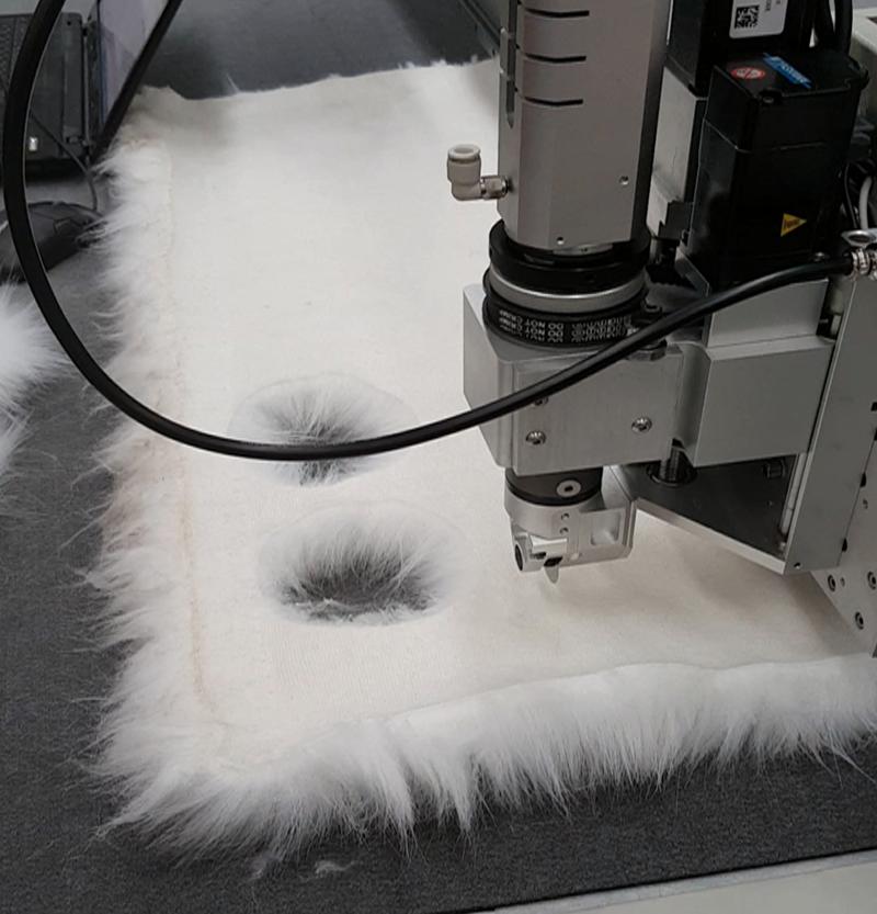 Double Head Fabric Fur Oscillation Knife Cutter Plotter Machine with ...